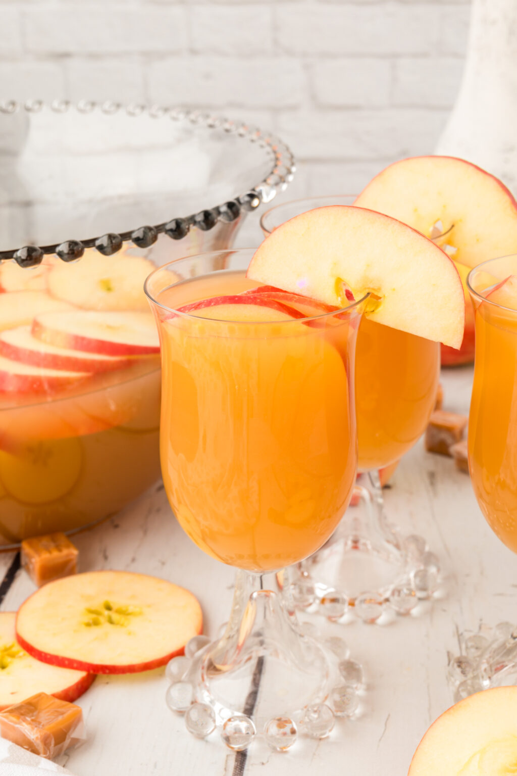 Thanksgiving Cocktails to Truly be Thankful For (10+ Recipes)