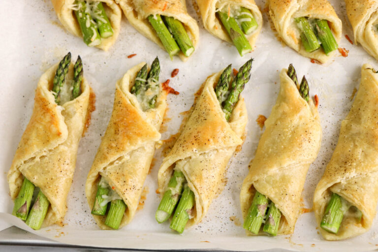 Cheesy Puff Pastry Asparagus Bundles (Easy Recipe) - Appetizer