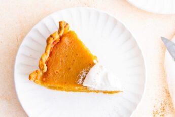 The Best Butternut Squash Pie (Easy Recipe) - Holiday Pie Recipe