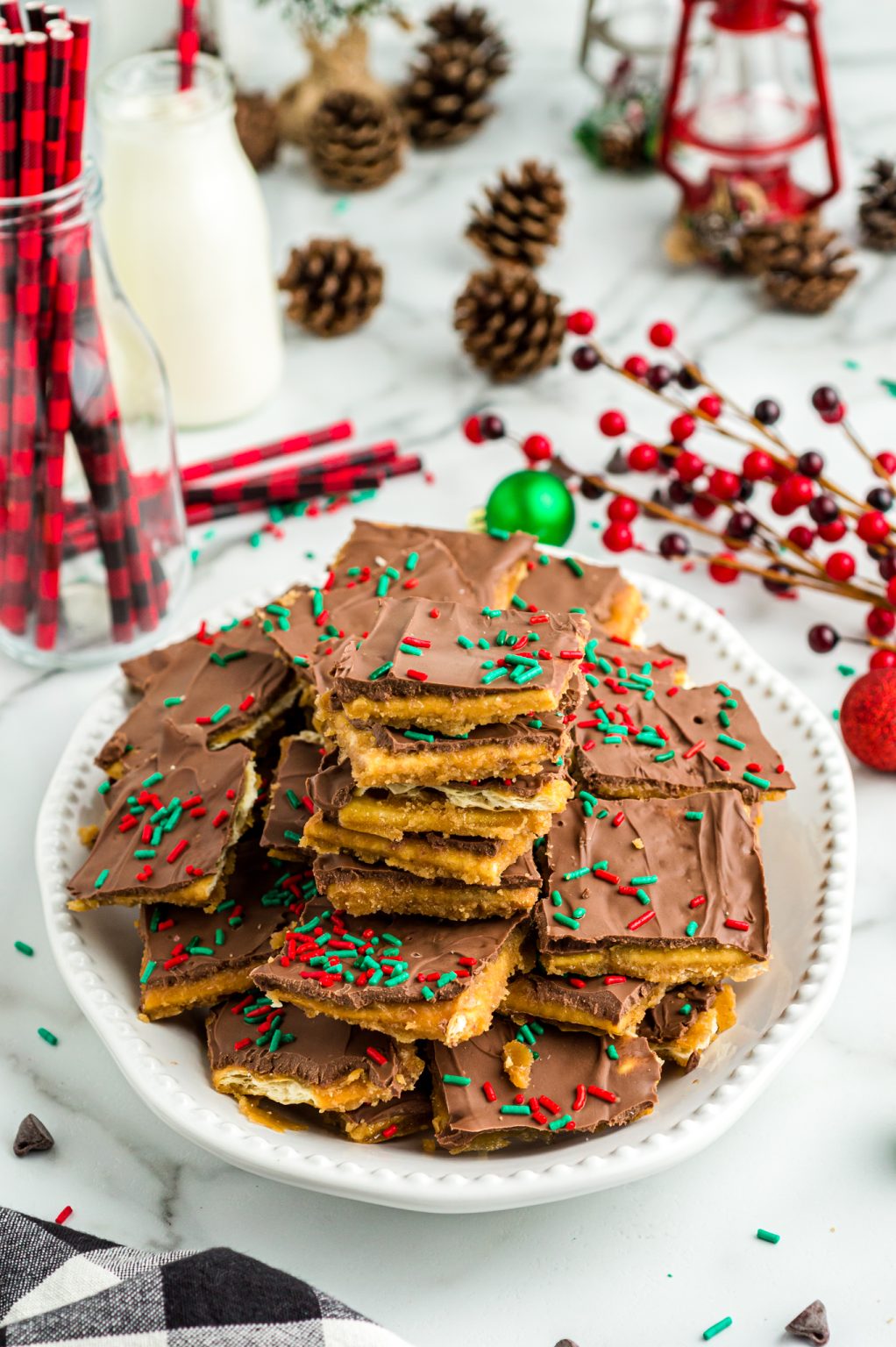The Best Christmas Cracker Candy (easy recipe)